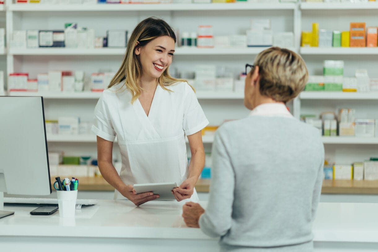 How A Pharmacist Can Help You Manage Your Medications - MedShadow ...